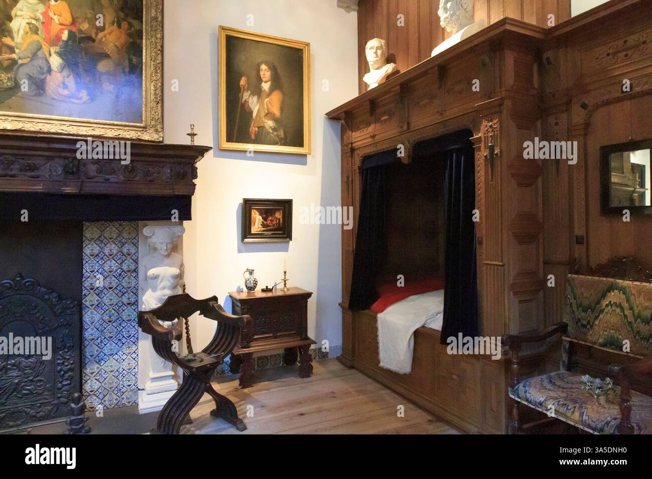 Dutch house interior hi-res stock photography and images - Alamy