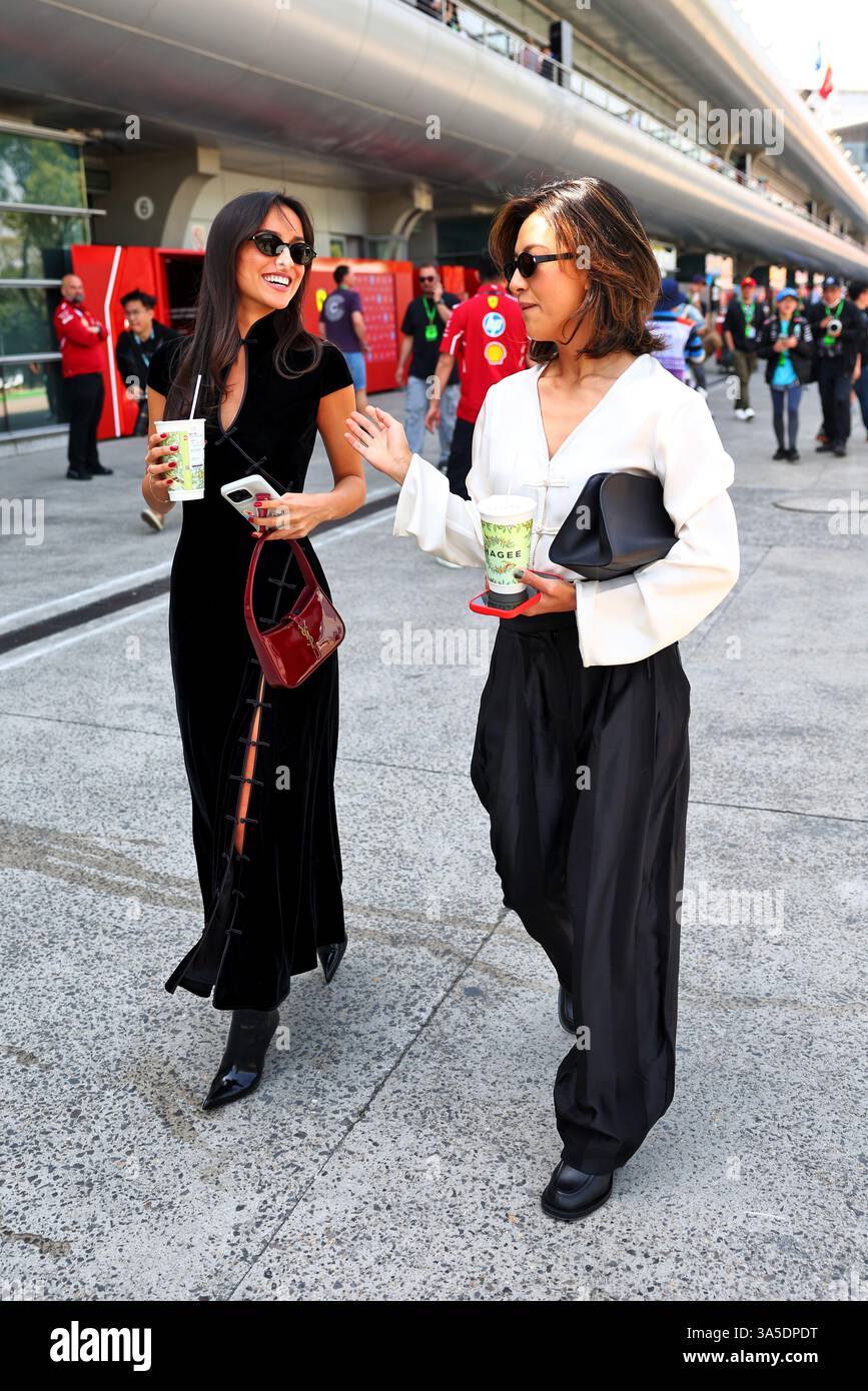 (L to R): Alexandra Saint Mleux (ITA) with Muni Lily He (CHN ...