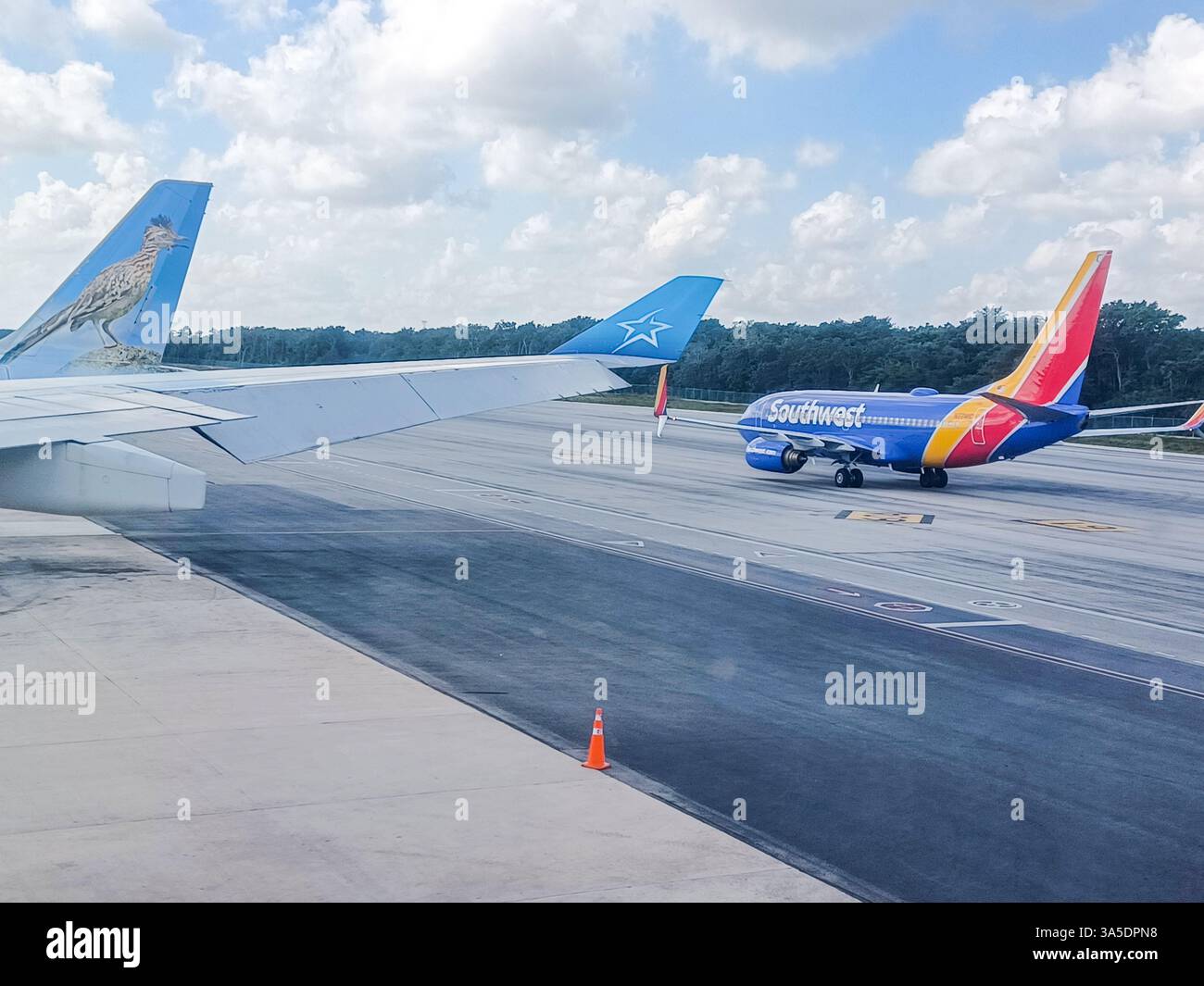 Cancun, Quintana Roo, Mexico – November 26, 2024: A Frontier Airlines ...