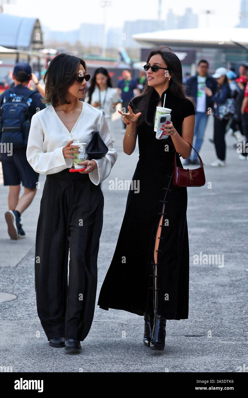 (L to R): Muni Lily He (CHN) Professional Golfer with Alexandra Saint ...