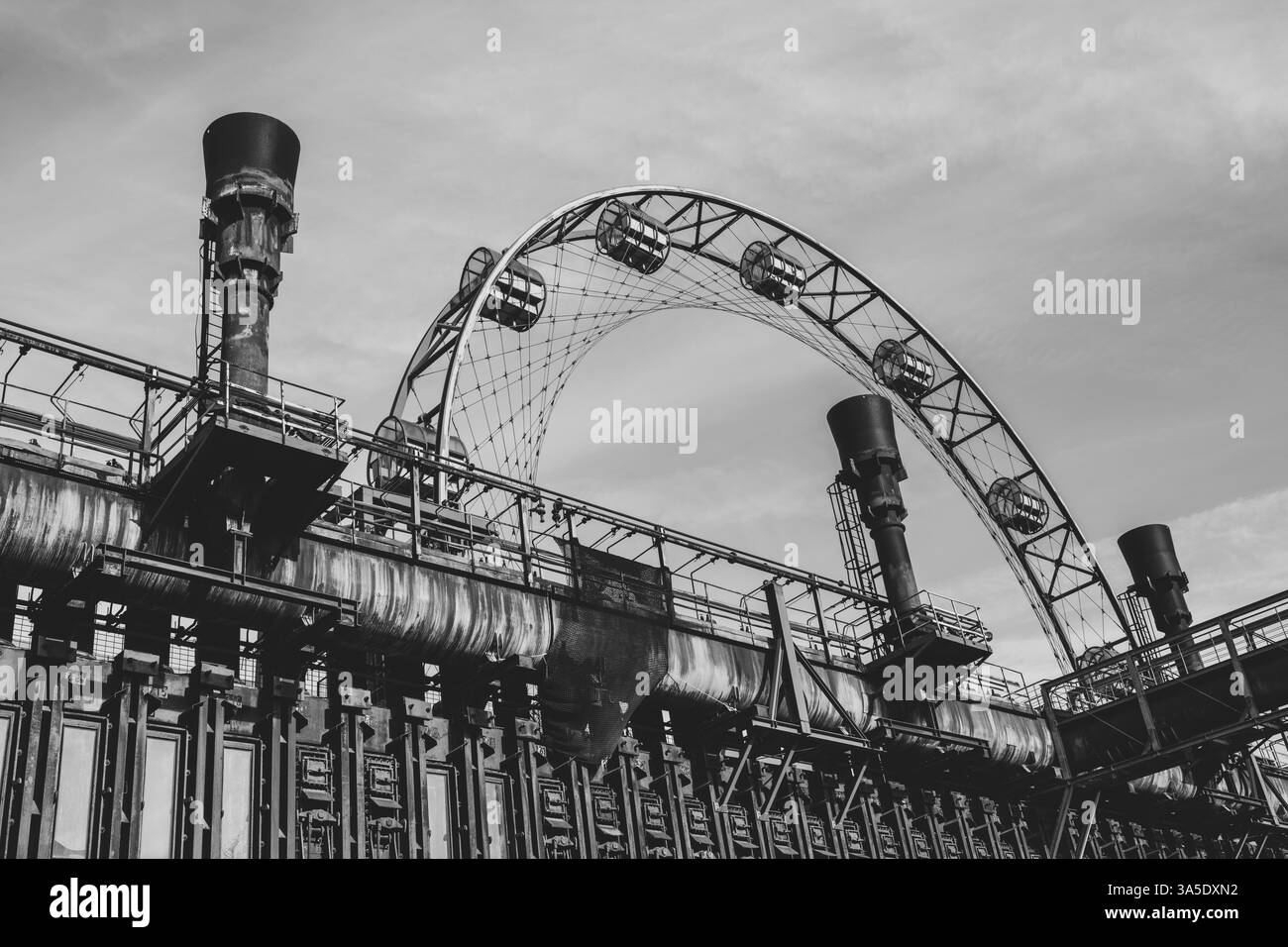 Coke ovens and sun wheel, Zollverein coking plant, UNESCO World ...