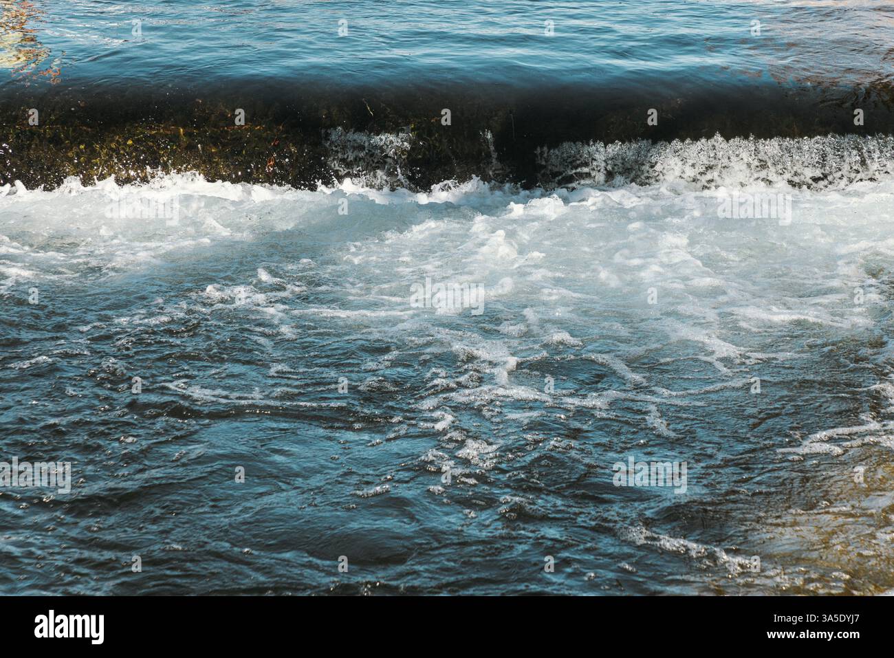 Moving water forms small hi-res stock photography and images - Alamy