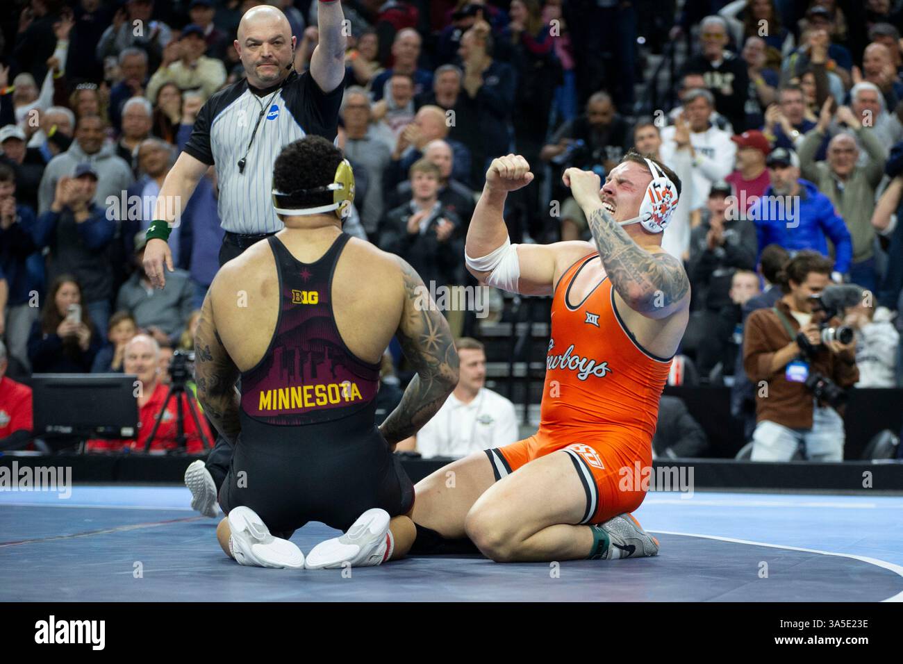 Philadelphia, Pennsylvania, USA. 23rd Mar, 2025. Oklahoma State's WYATT ...