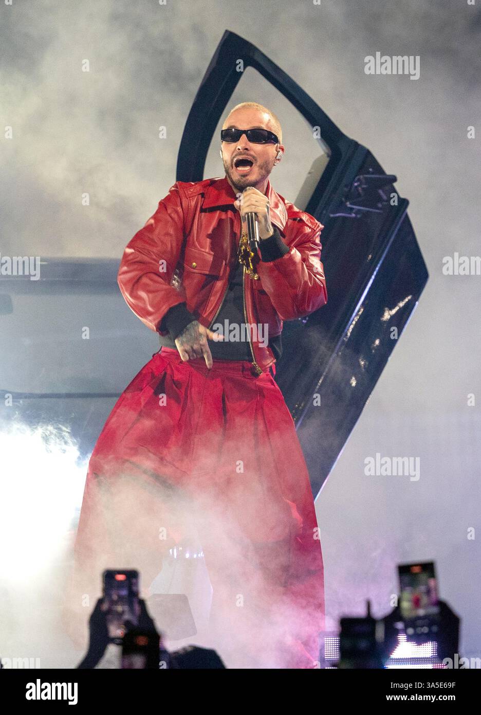 MIAMI, FL-MARCH 22: J Balvin performs “Back To The Rayo” Tour at Kaseya ...