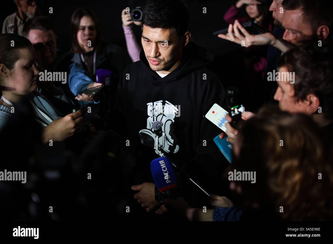 St. Petersburg, Russia. 14th Mar, 2025. World champion in light ...