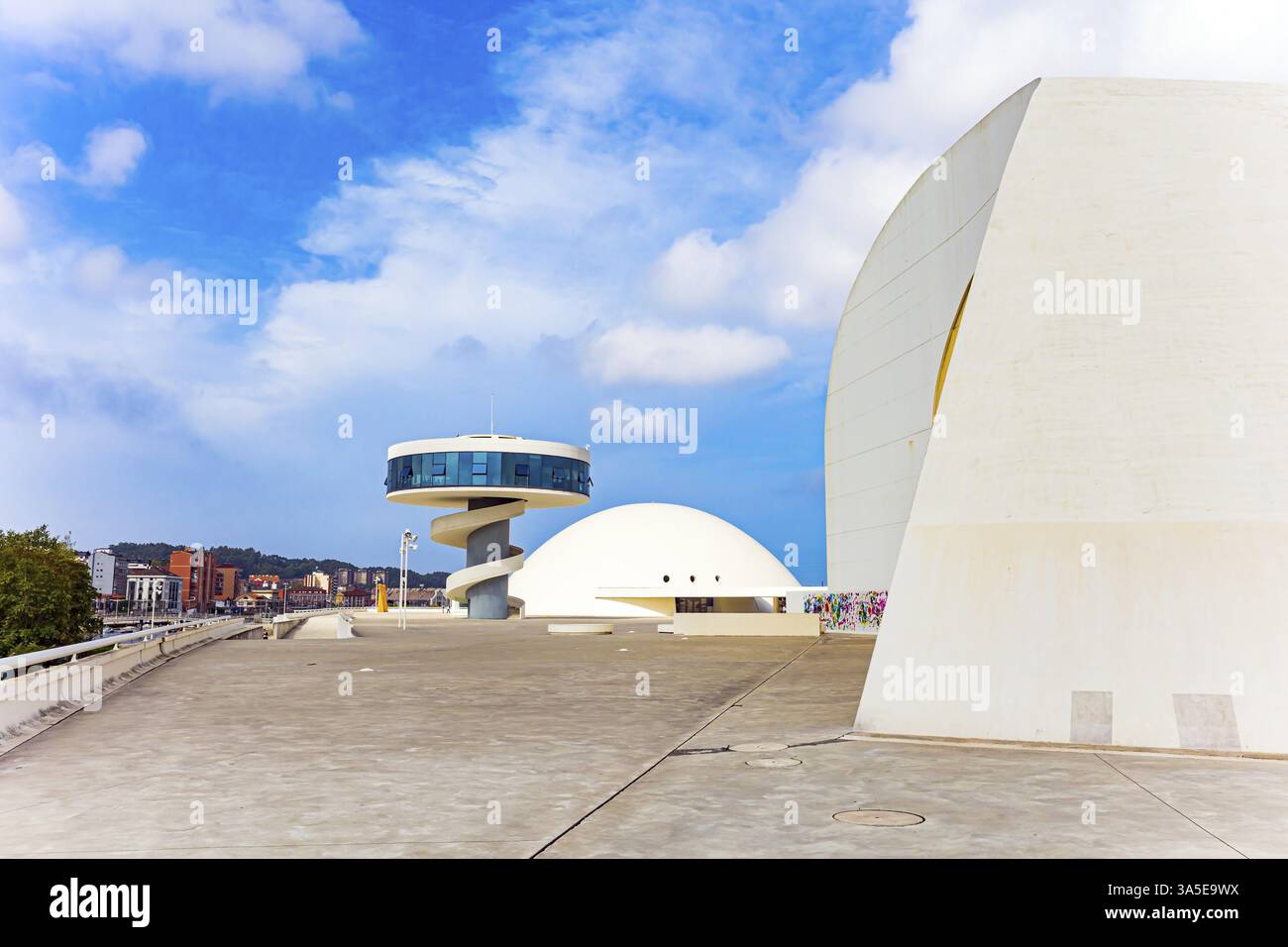 Cultural center of the architect Oscar Niemeyer. Various concerts, exhibitions and other events ...