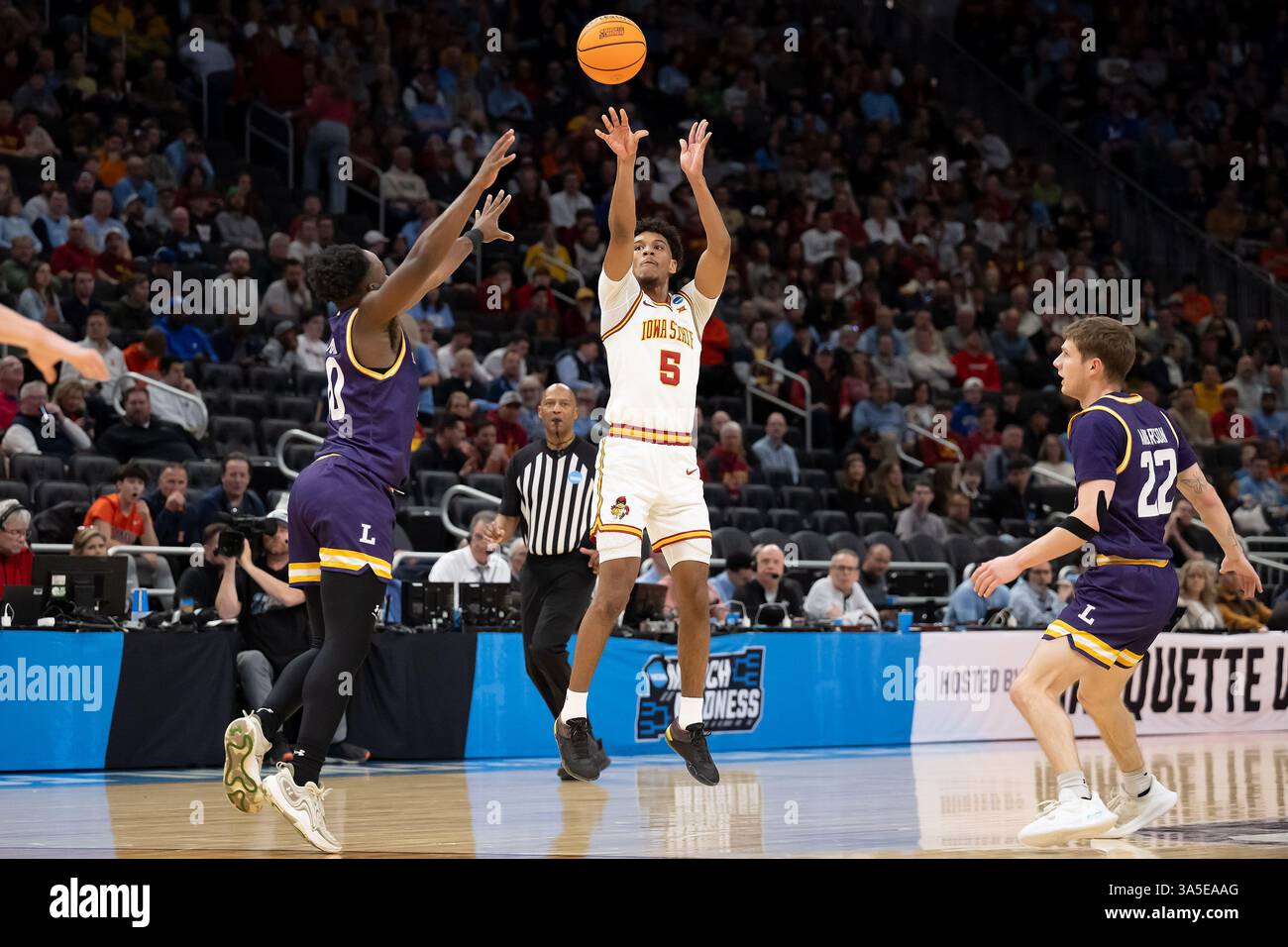 March 21, 2025: Iowa State Cyclones guard Curtis Jones (5) shoots a 3 ...