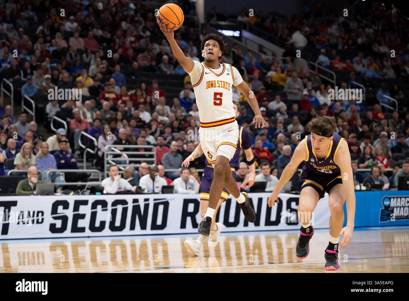 March 21, 2025: Iowa State Cyclones guard Curtis Jones (5) shoots ...