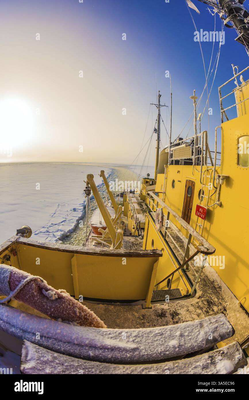 The excursion to the arctic tourist cruise on the sea icebound. Dim ...