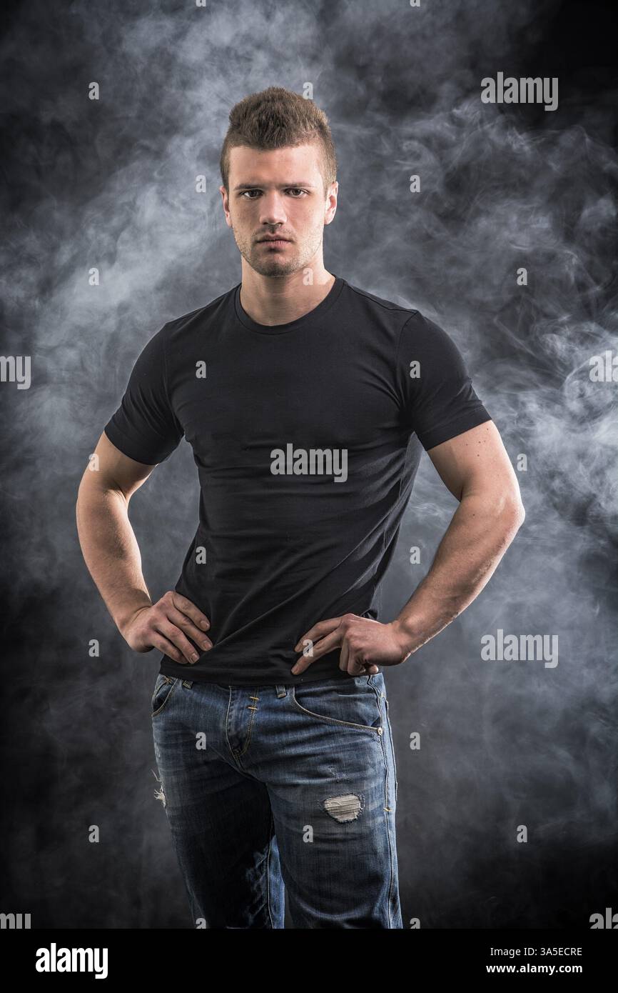 Confident pose for photo hi-res stock photography and images - Alamy