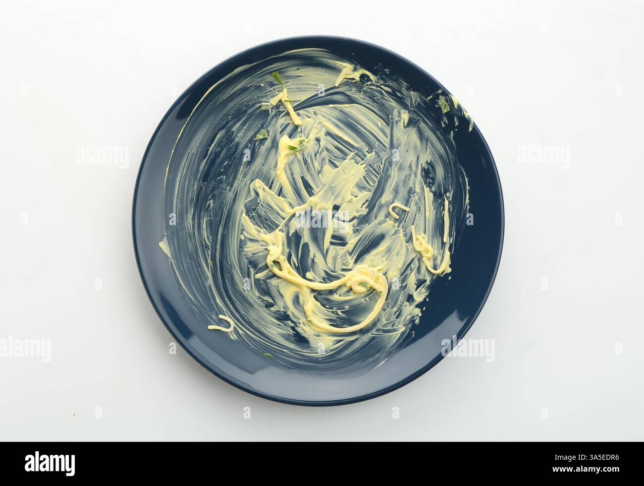 One dirty plate on white background, top view Stock Photo - Alamy
