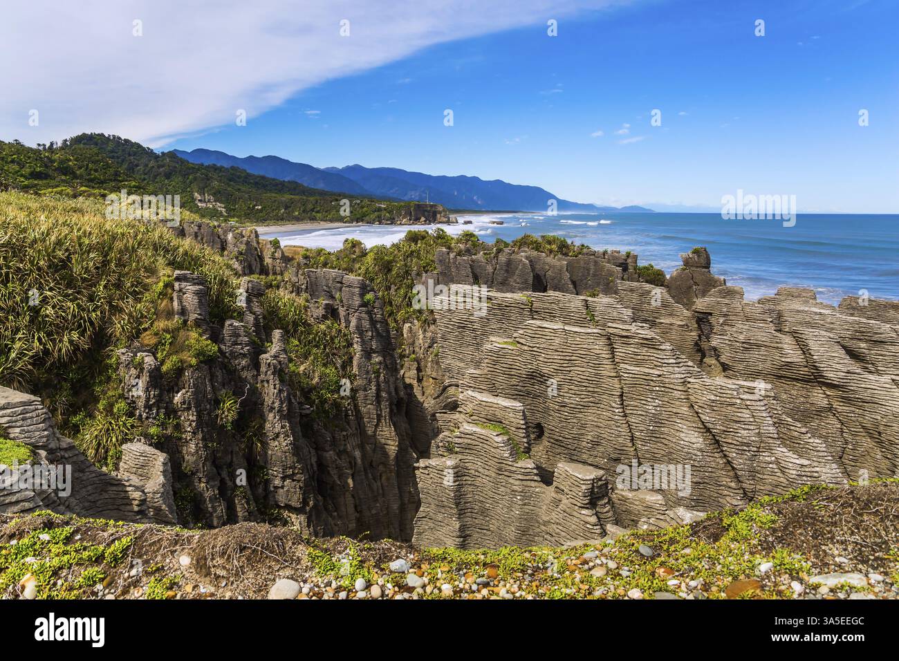 Pancakes Rock is a natural wonder of New Zealand, Paparoa National Park ...
