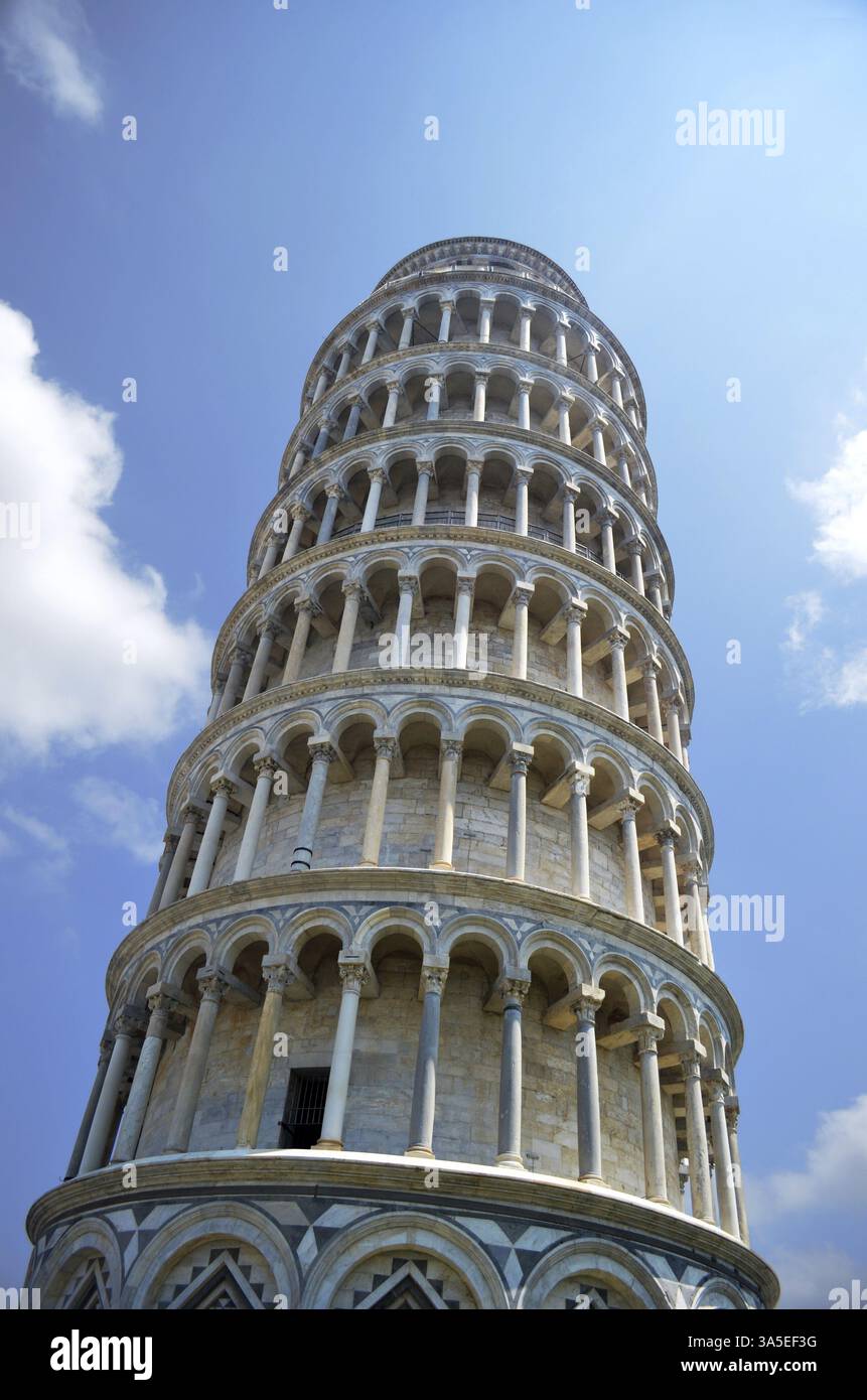 Pisa, Italy - The famous leaning tower against clear blue sky Stock ...