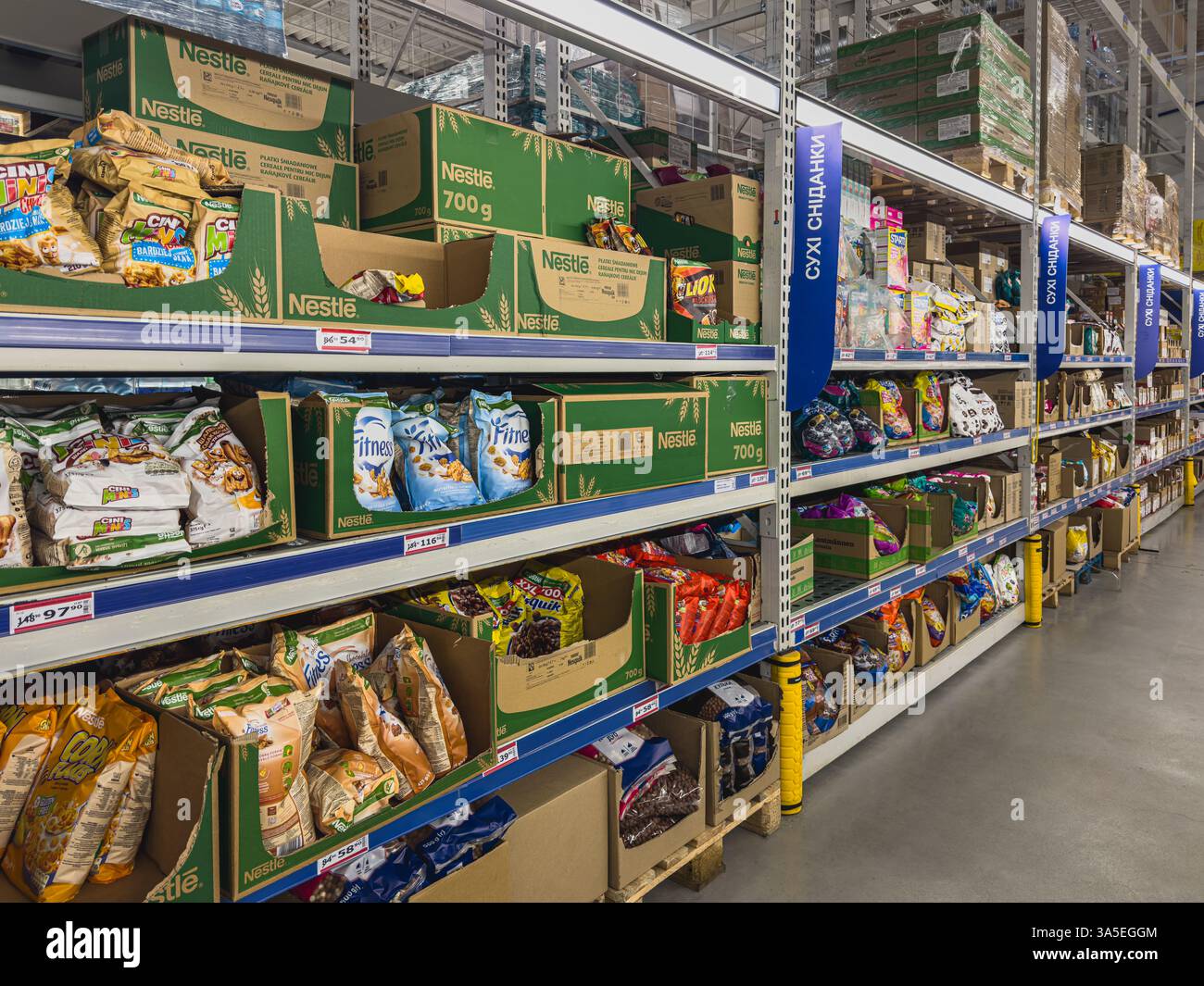 Grocery store aisle hi-res stock photography and images - Alamy