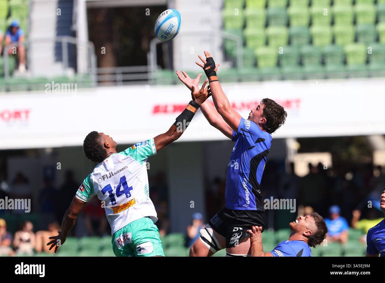 Ponipate Loganimasi of Drua and George Poolman of the Western Force ...