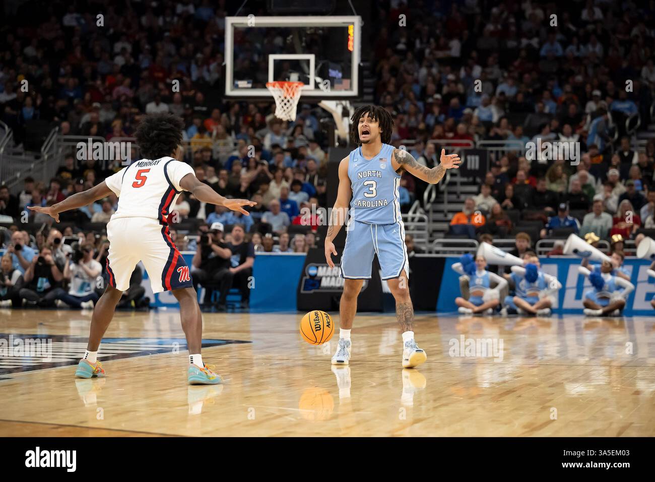 Milwaukee, WI, USA. 21st Mar, 2025. North Carolina Tar Heels guard ...