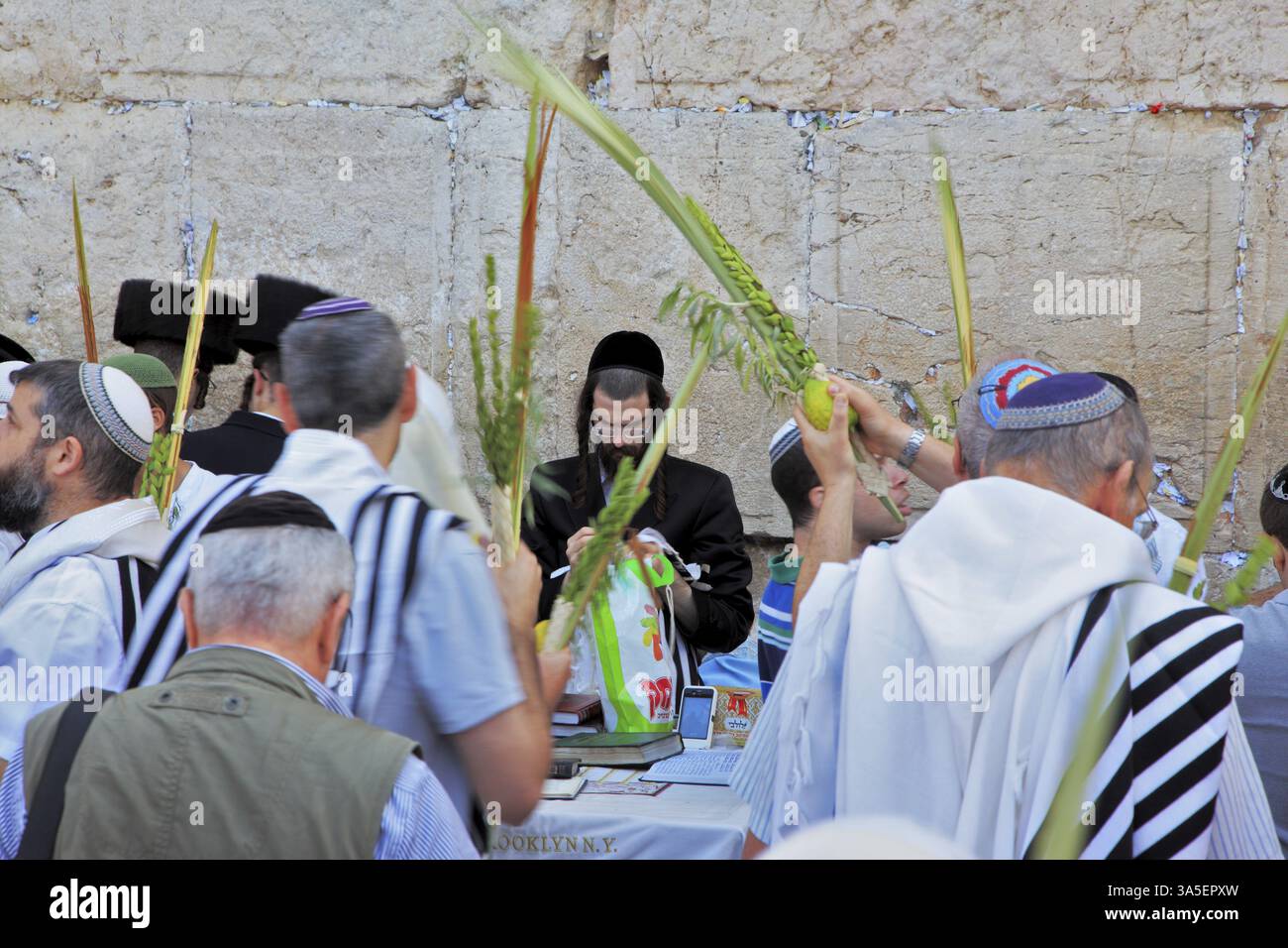 JERUSALEM, ISRAEL - SEPTEMBER 20, 2013: Morning Sukkot. Many religious ...