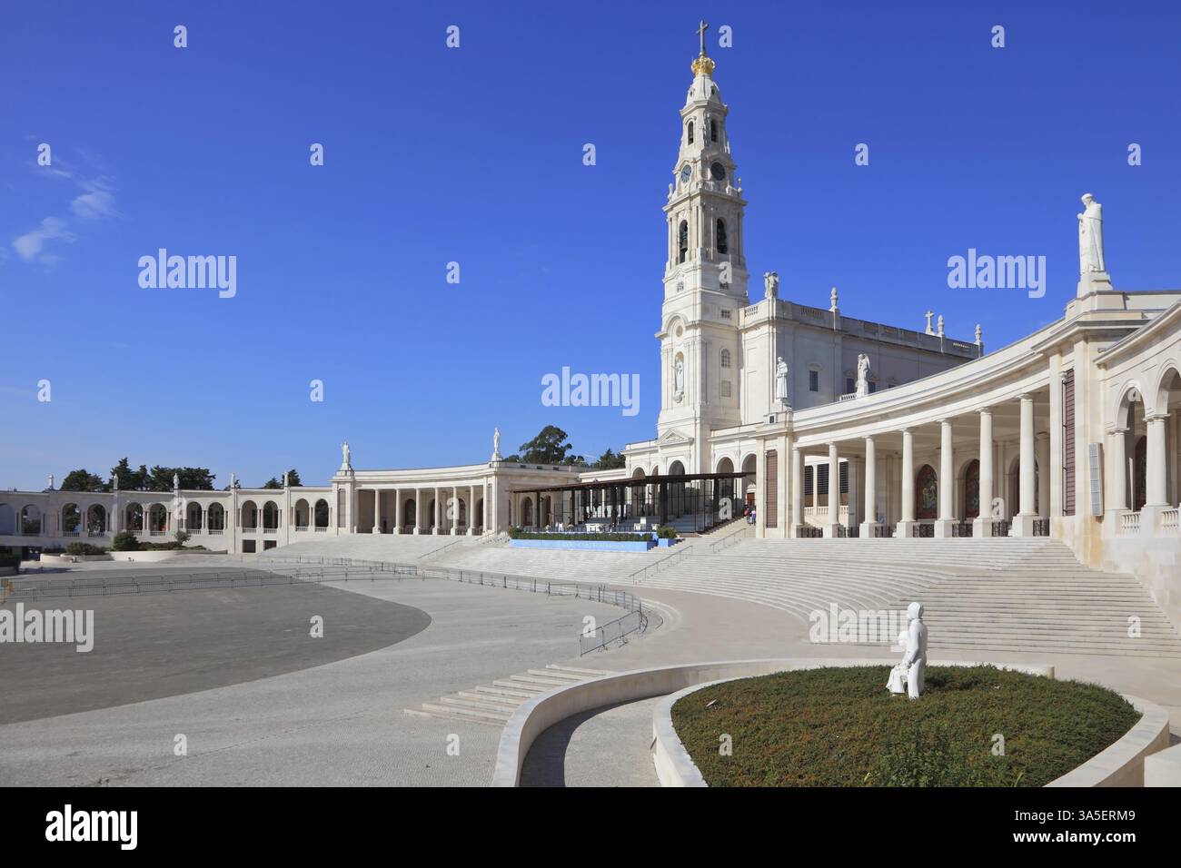 A huge tower and a marble colonnade around the square. The grand ...