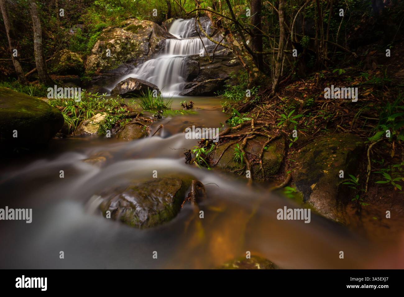 Hin Sam Chan Waterfall, a small waterfall with beautiful natural beauty ...
