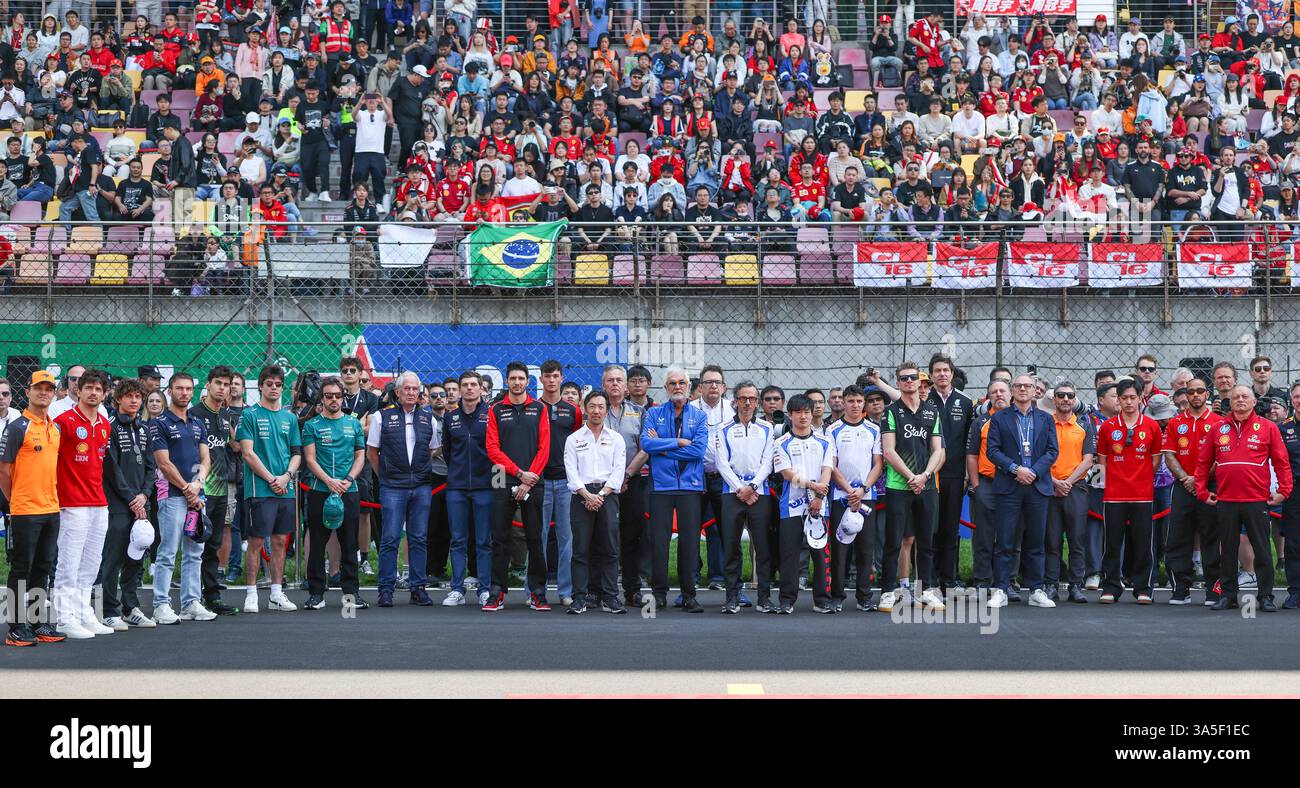 Minute Silence for EDDIE JORDAN OBE during the FORMULA 1 HEINEKEN ...