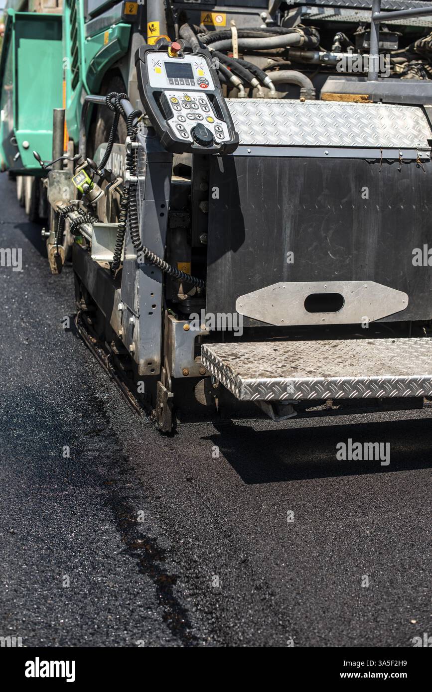 Close up asphalting machine hi-res stock photography and images - Alamy