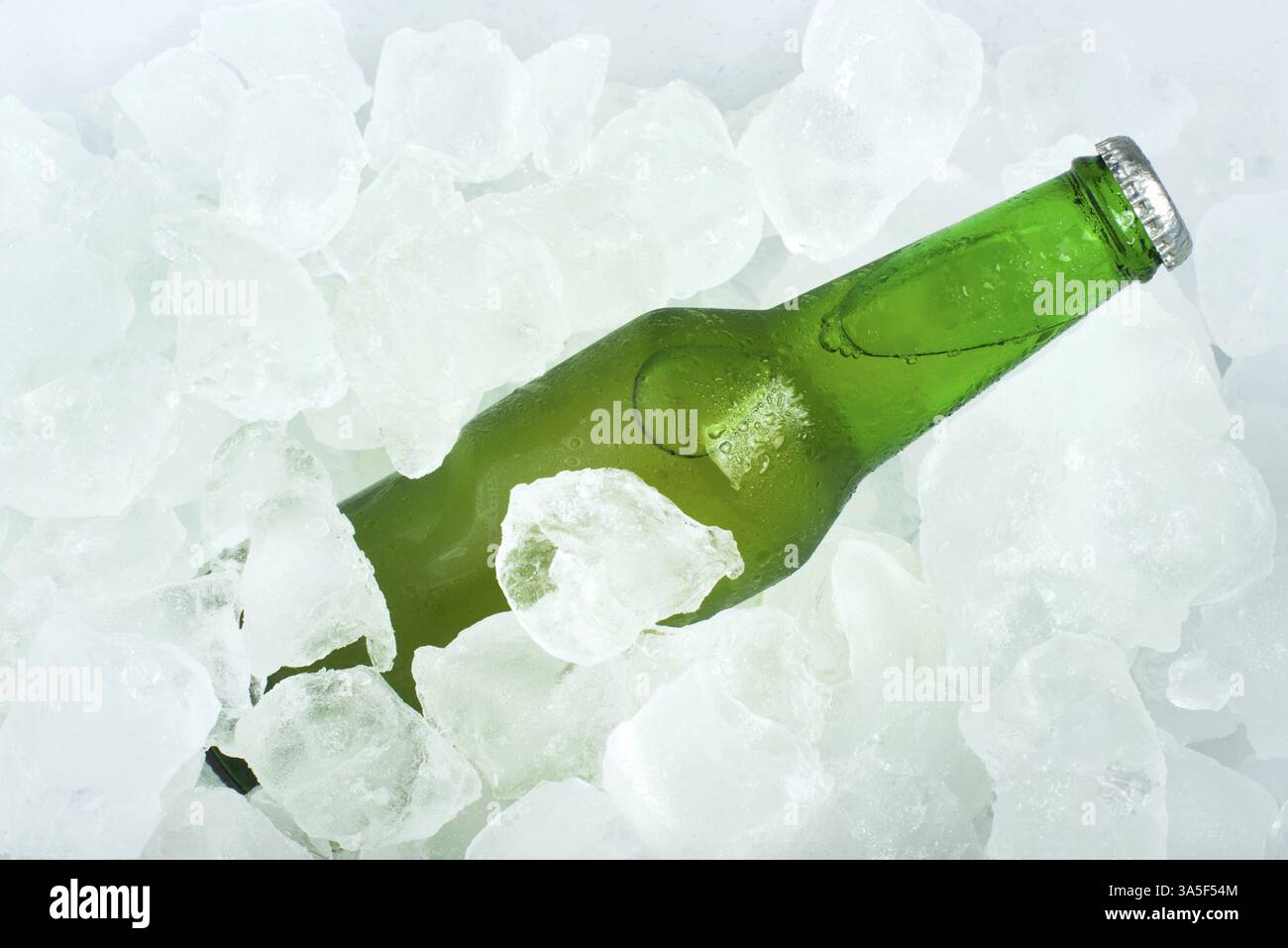 Bottles beer ice cubes hi-res stock photography and images - Alamy