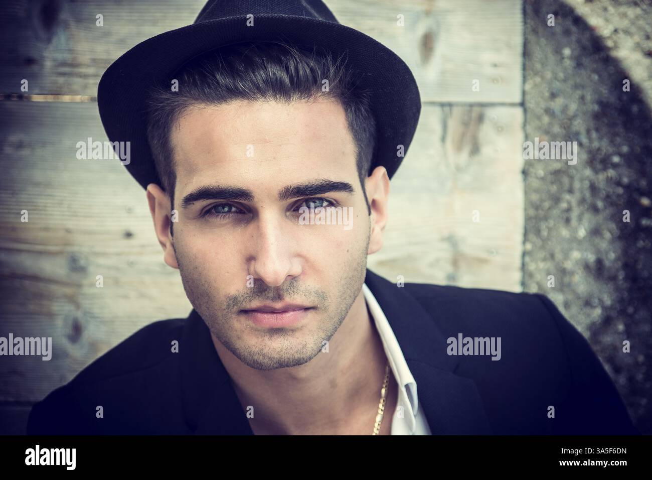 Man in fedora hat looks hi-res stock photography and images - Alamy