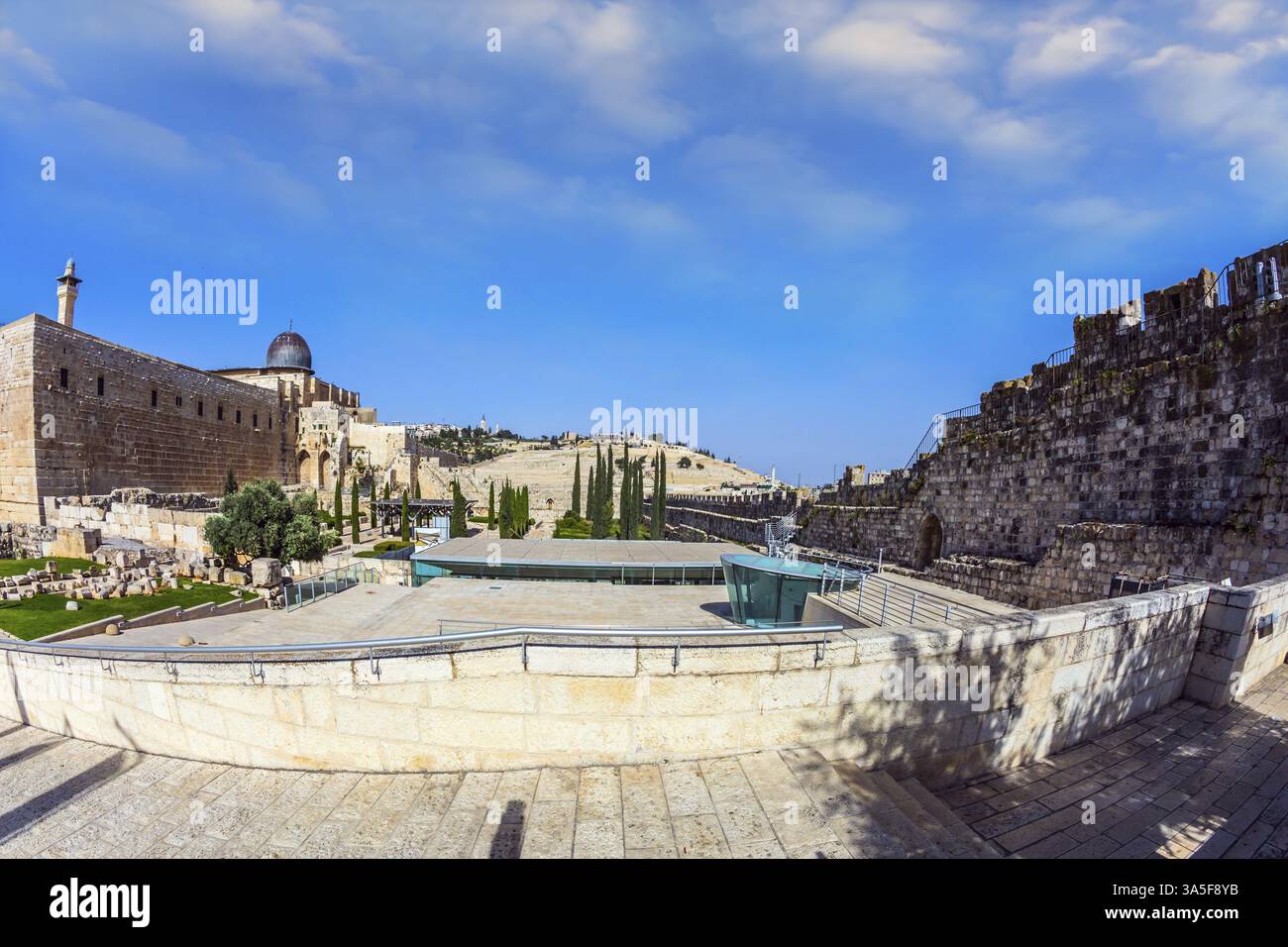The walls of ancient Jerusalem near the Western Wailing Wall - Kotel ...
