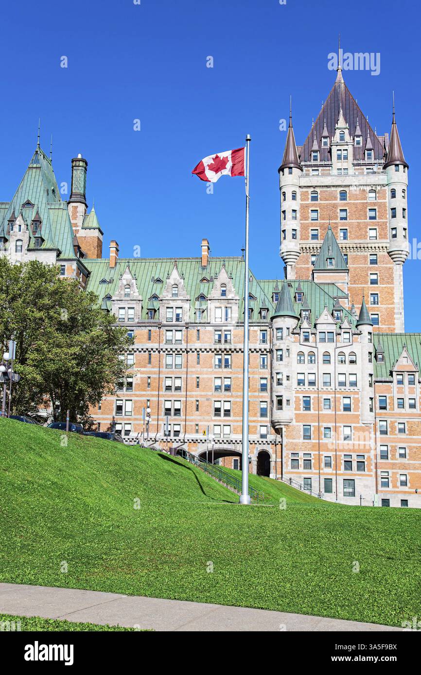 Beautiful architectural building of Quebec - the Chateau Frontenac ...