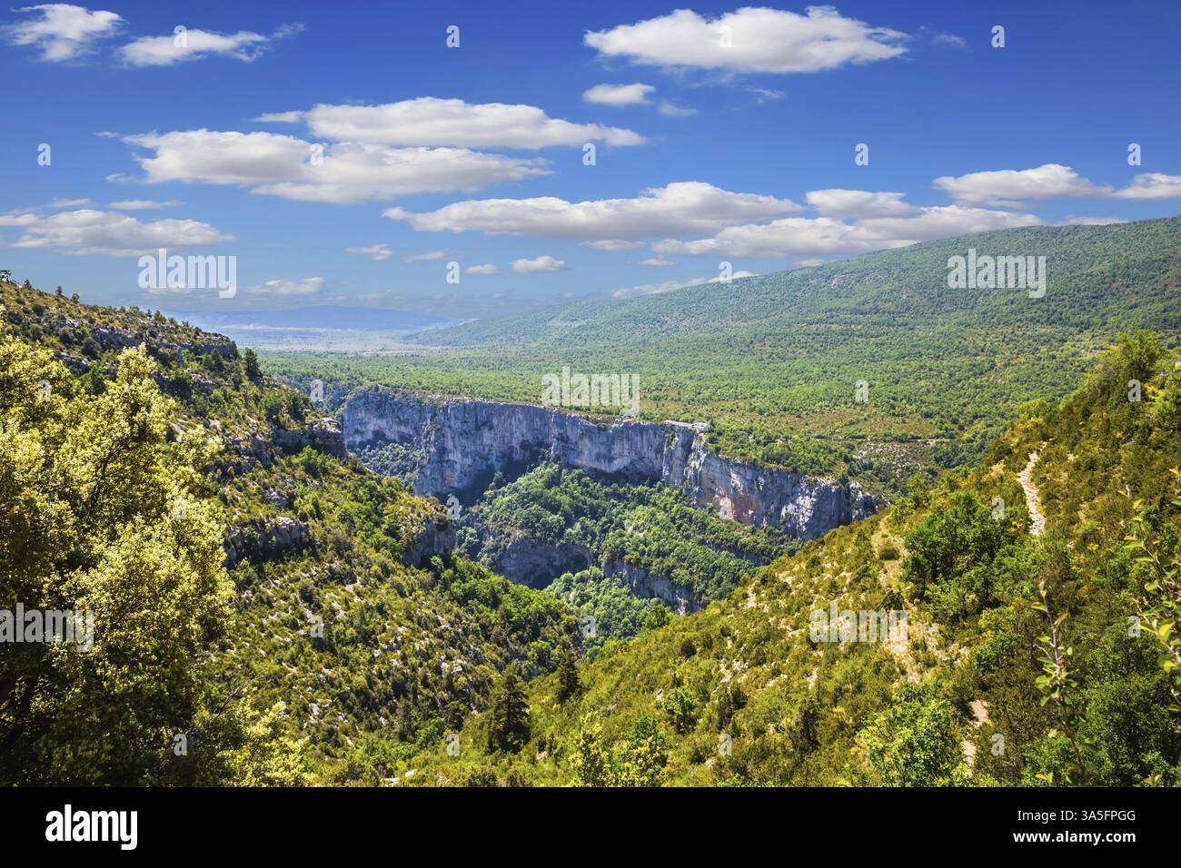 The biggest mountain canyon in Europe in the spring. Canyon of Verdon ...