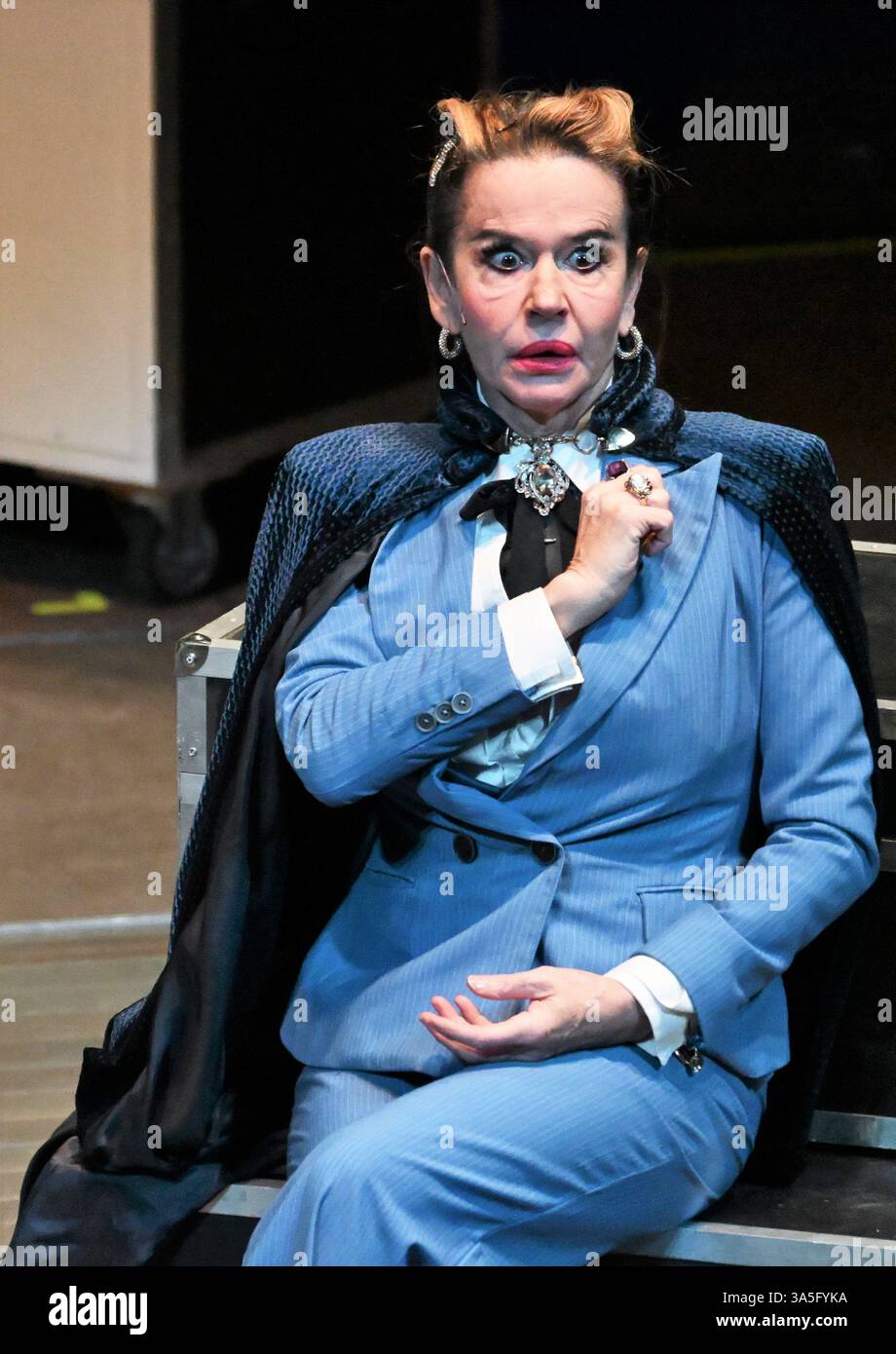 Milan,Italy Theatrical show starring in the role of Madame Eva Robin's ...