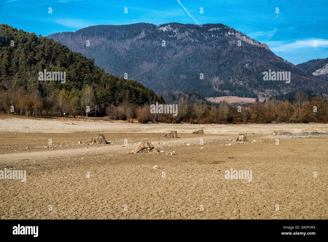 Soil water in reservoir hi-res stock photography and images - Alamy