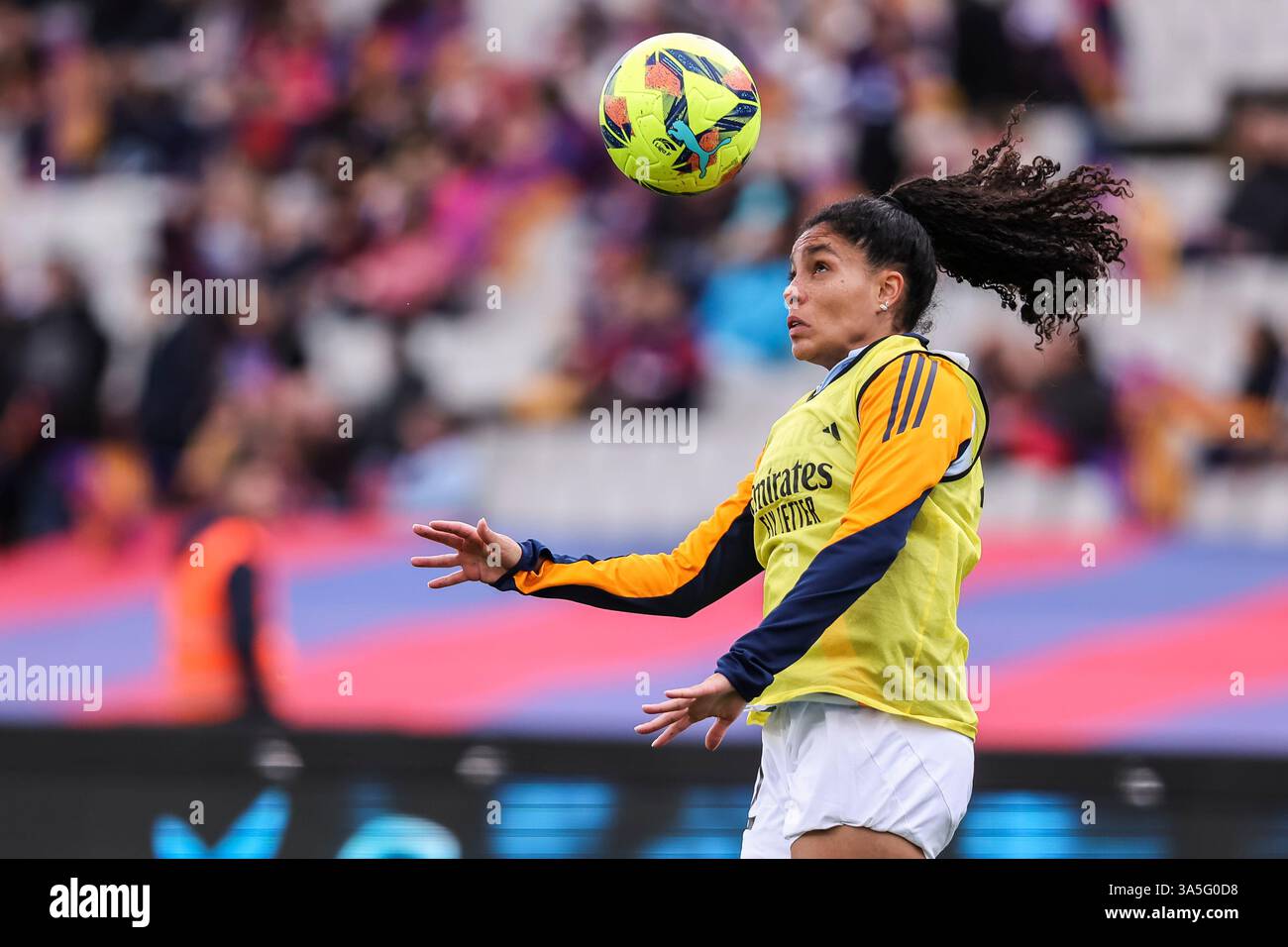 Yasmine Assis of Real Madrid CF warms up during the Spanish Women ...