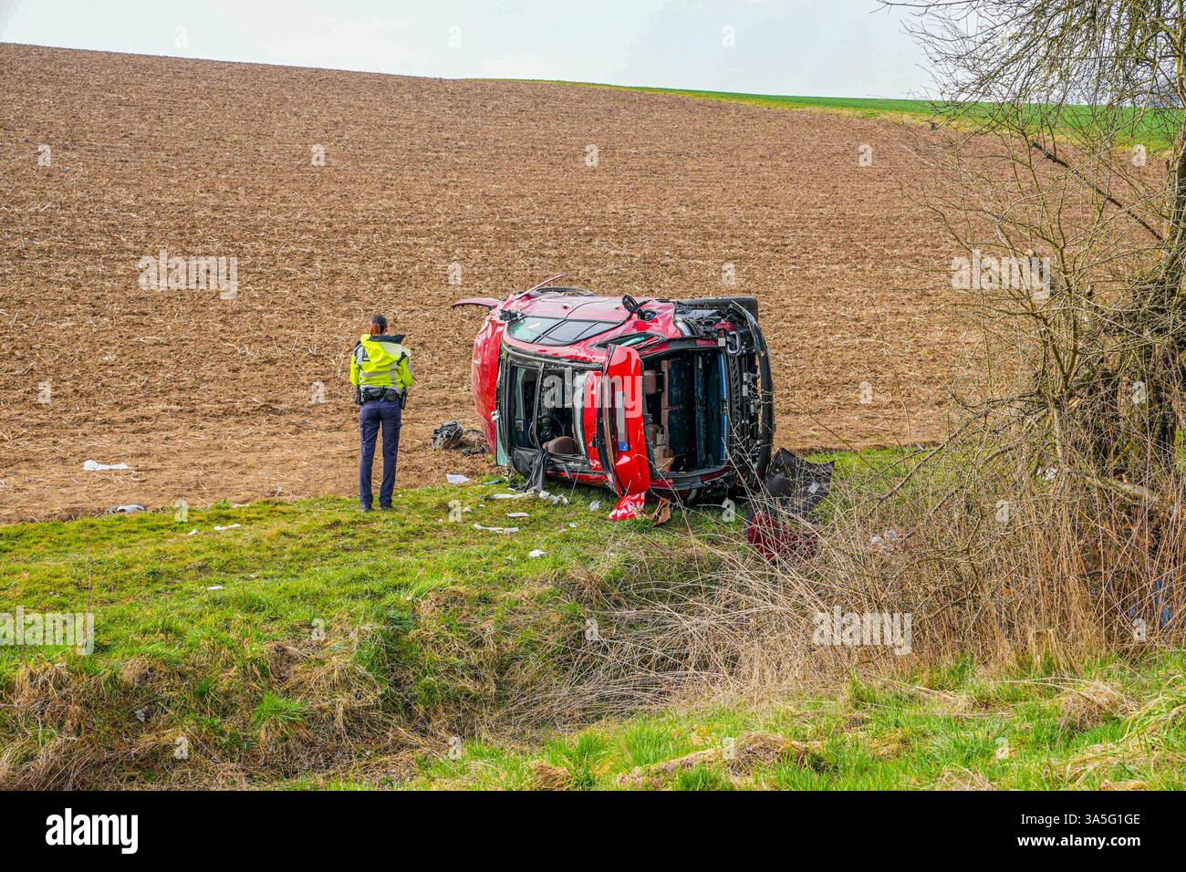 Zwei Tote bei schwerem Unfall auf A6 bei Bretzfeld: Mit sechs Personen besetzter Mercedes GLE ...