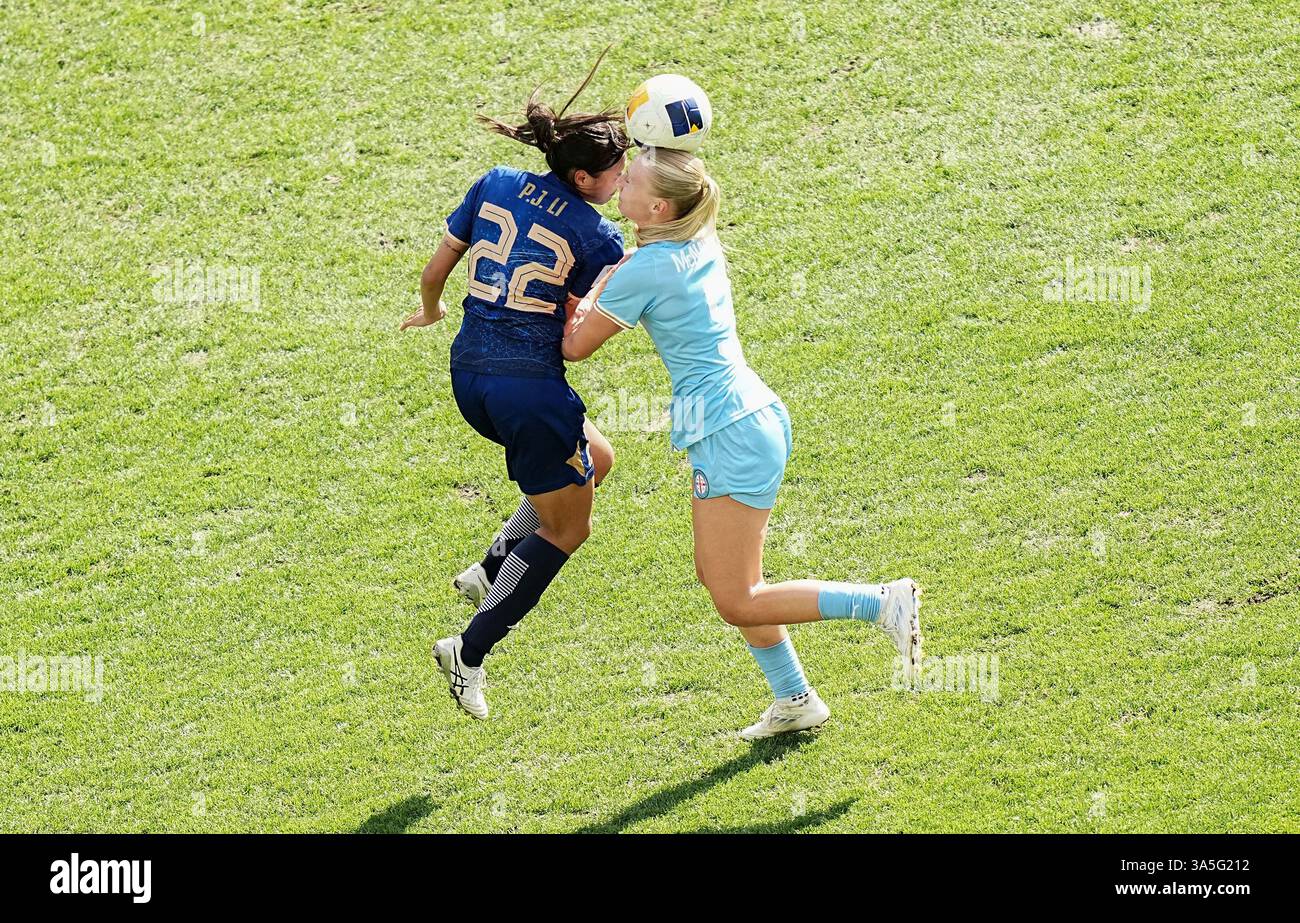 Li Pei-jung of Taichung Blue Whale and Holly McNamara of Melbourne City ...