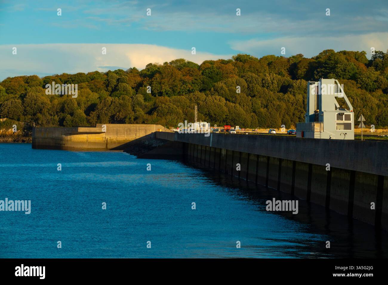 France, Ille-et-Vilaine (35), La Richardais, EDF dam of the Rance tidal ...