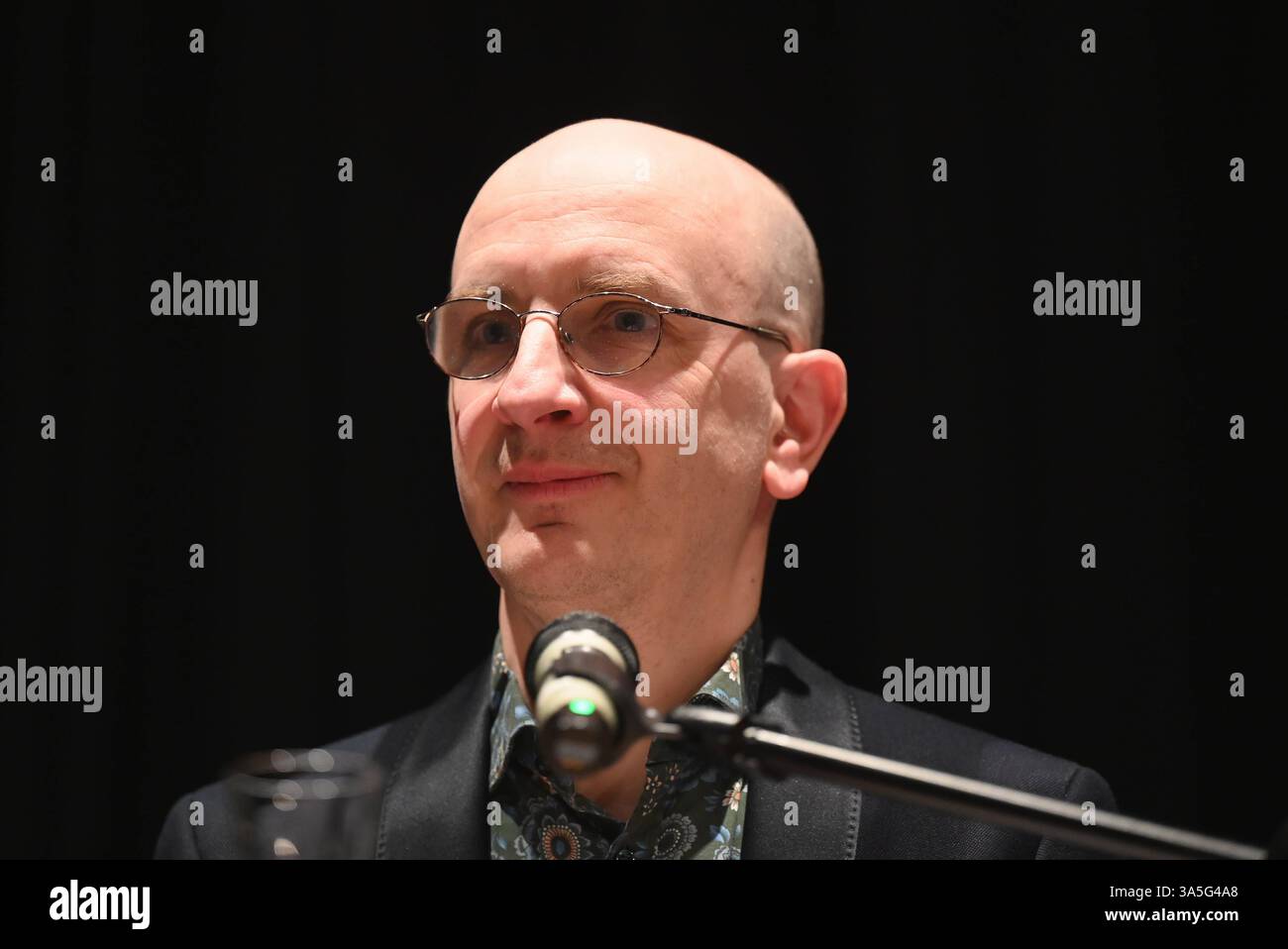Psychiater und Autor Jakob Hein liest und spricht auf der Lit.Cologne ...