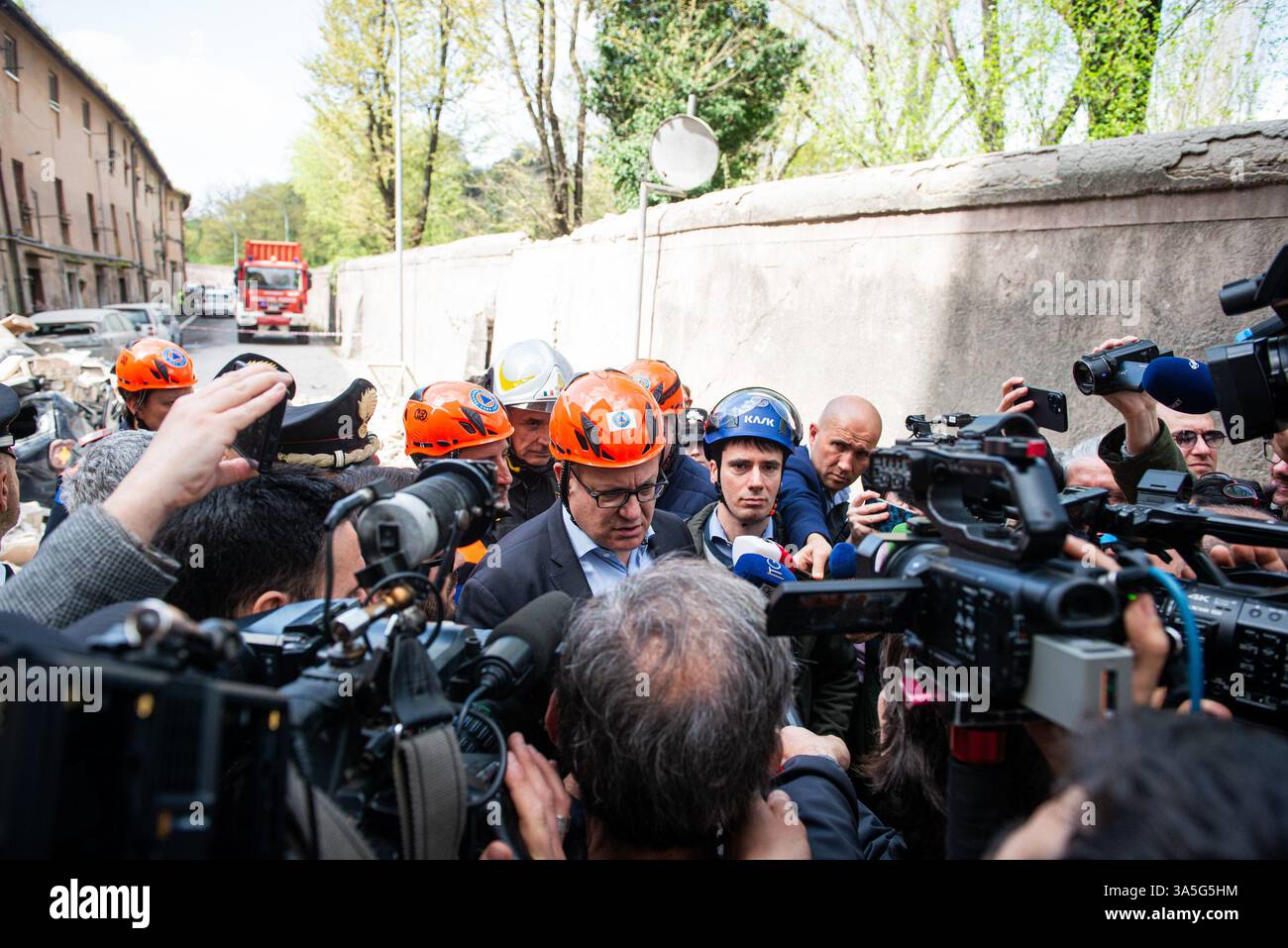 Roma, Italia. 23rd Mar, 2025. Esplosione della palazzina per una fuga di gas in Via Pio Foà e in ...