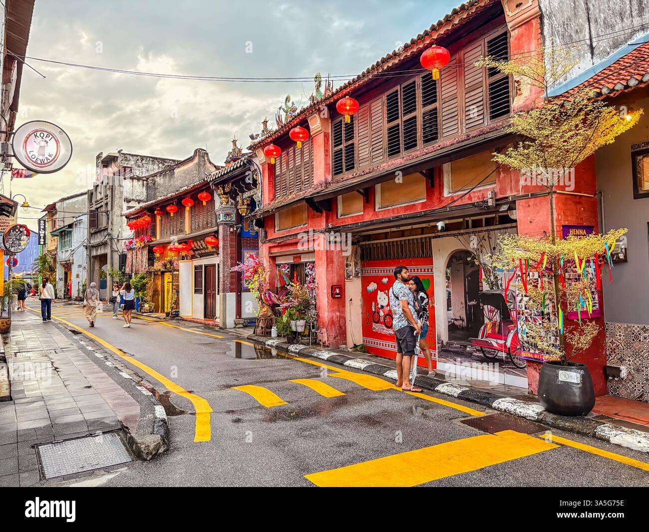 Historic street scene in George Town, Penang, Malaysia. Colorful ...