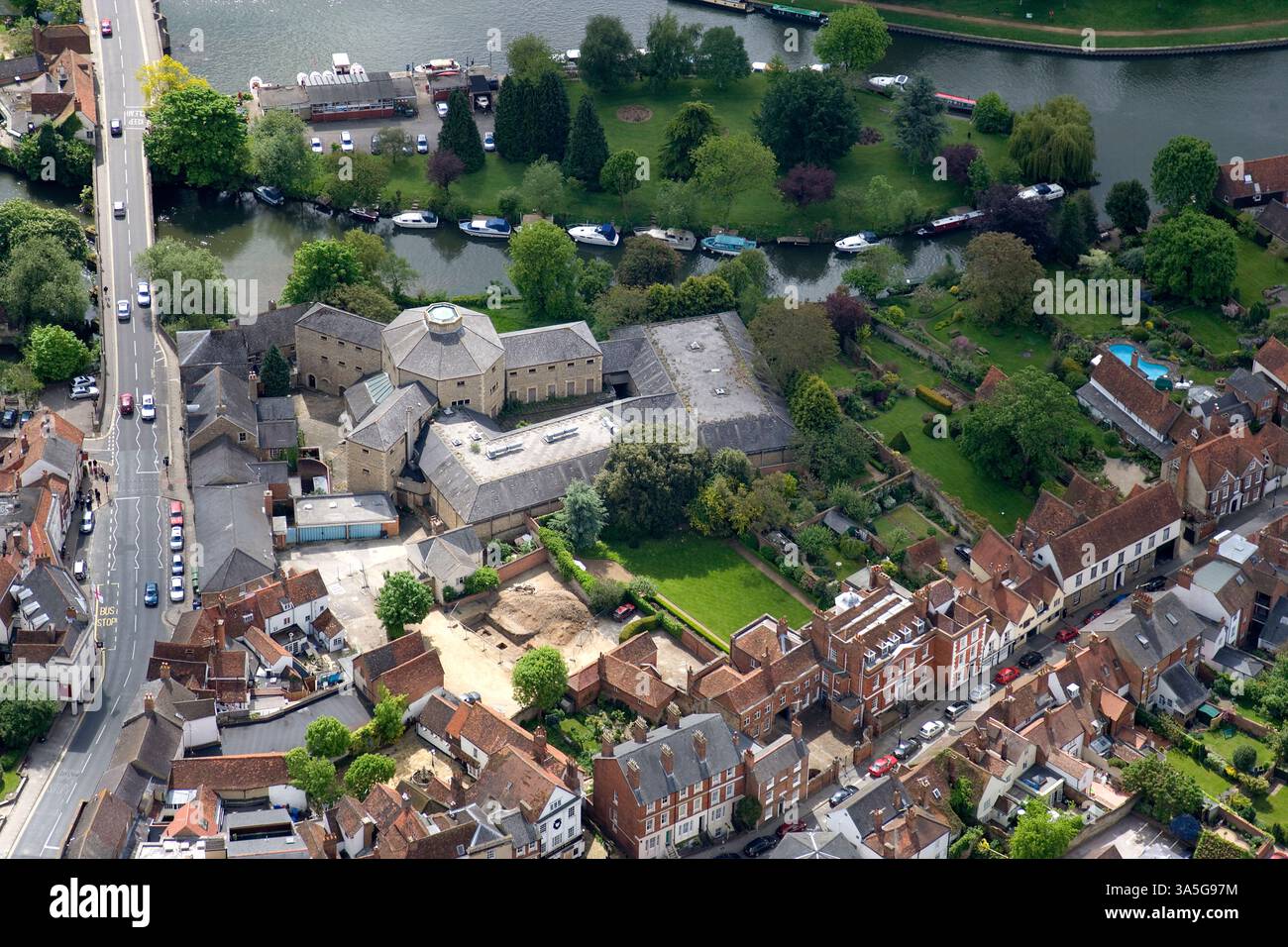 Aerial photo of central Abingdon including the Goal Stock Photo - Alamy