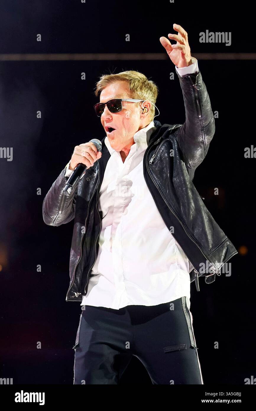Dieter Bohlen live bei der 80er Live Party 2025 in der Veltins-Arena ...