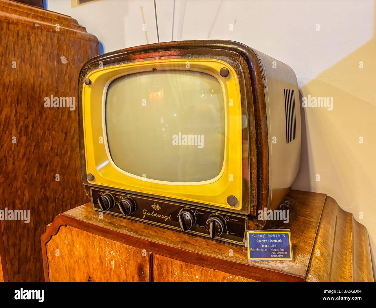 Seen in the mansion, the indoor shot, showing how its been styled ...