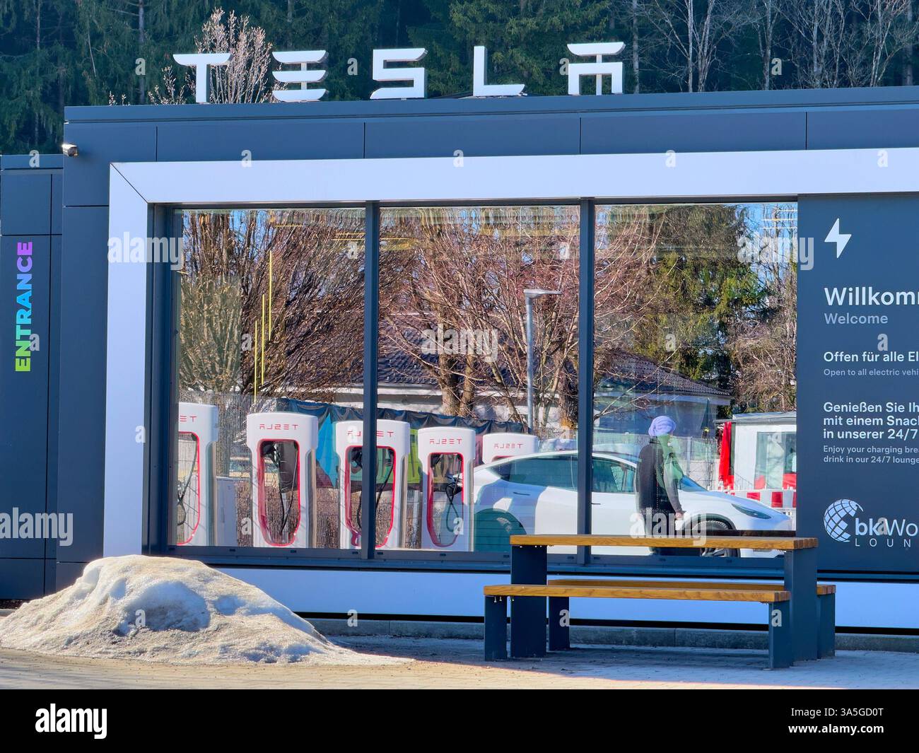 Tesla Super Charger power station and rest stop in Fuessen, Germany ...