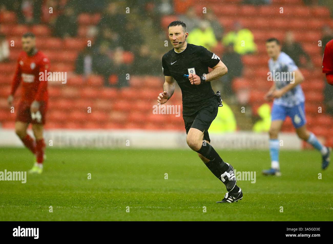 Oakwell Stadium, Barnsley, England - 21st March 2025 Referee Richard ...