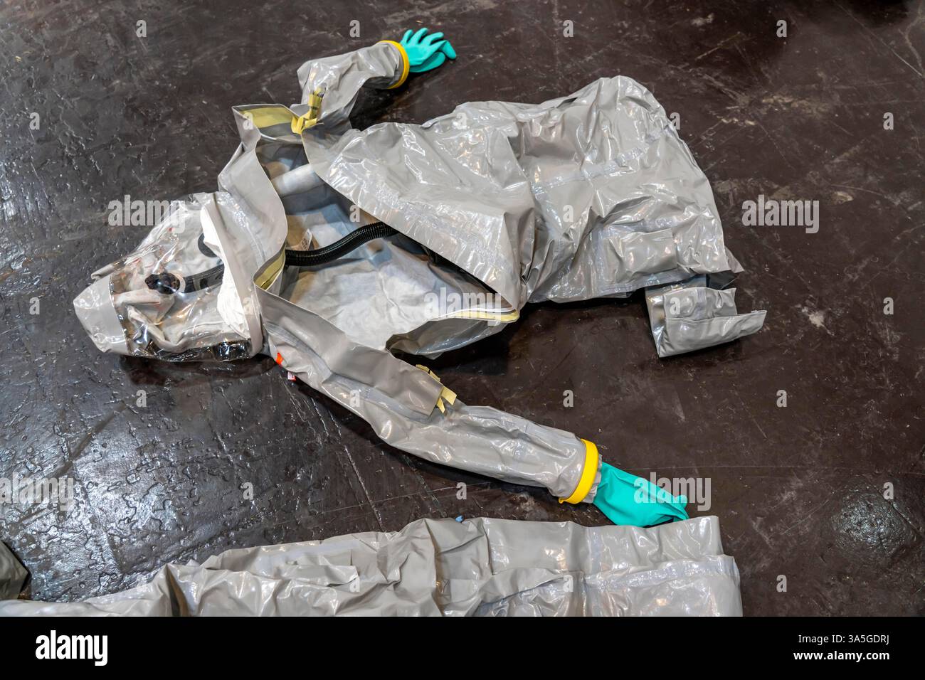 Decontamination of injured persons after a simulated accident with ...