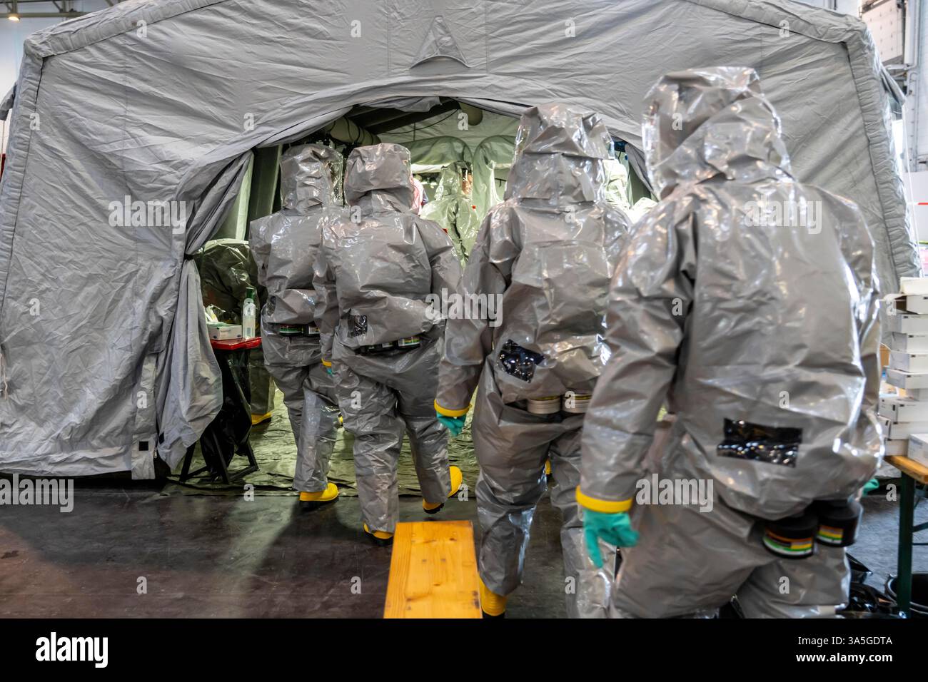 Decontamination of injured persons after a simulated accident with ...