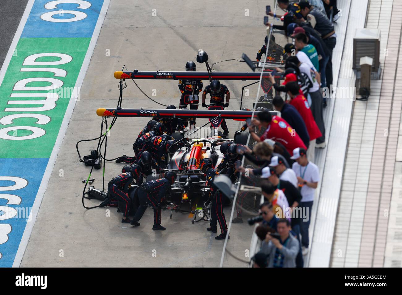 Liam Lawson Redbull pit spot during the FORMULA 1 HEINEKEN CHINESE ...