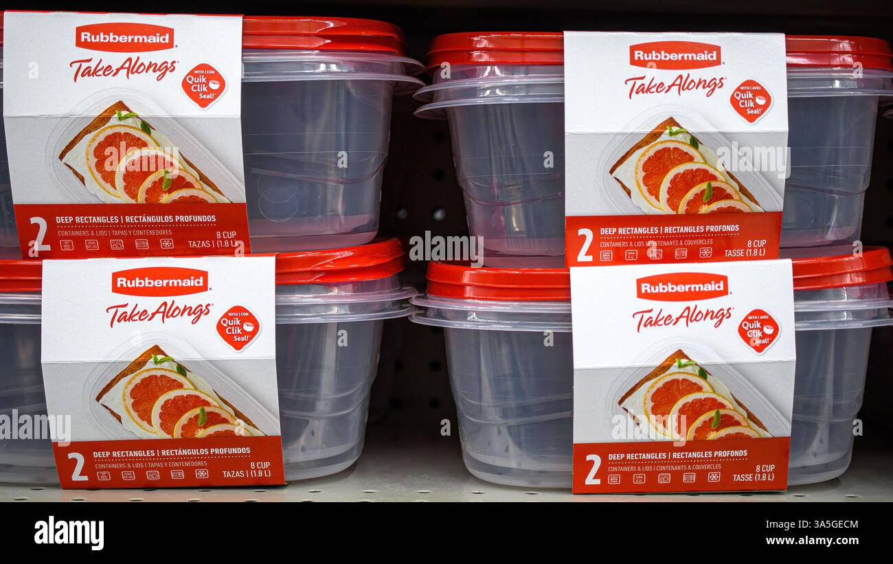 Rubbermaid plastic containers on a retail store shelf Stock Photo - Alamy