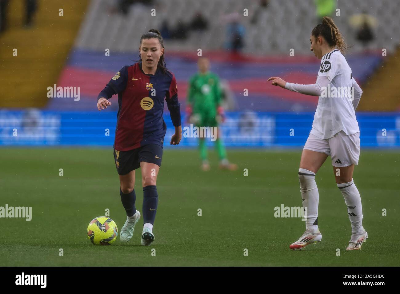 Claudia Pina of FC Barcelona in action during the Spanish Women league ...