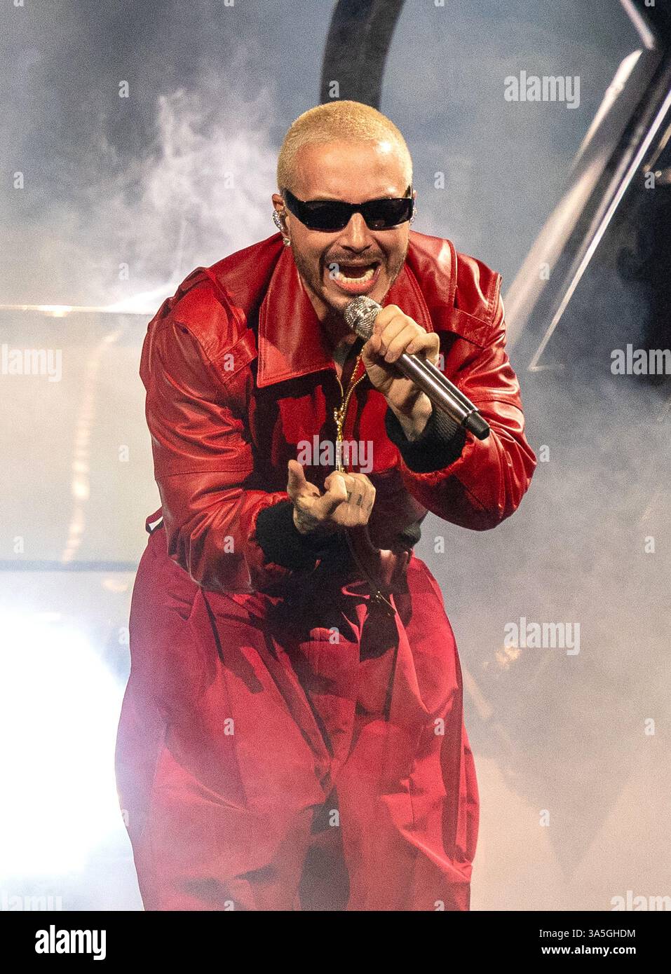 MIAMI, FL-MARCH 22: J Balvin performs “Back To The Rayo” Tour at Kaseya ...